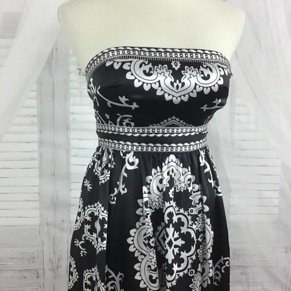 White House Black Market | Dresses | Whbm Two Tone Medallion Strapless Silk Dress | Poshmark